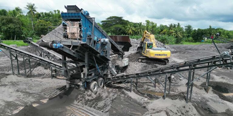 Mobile Screening Plant Is for Volcanic Rock Crushing Philippines